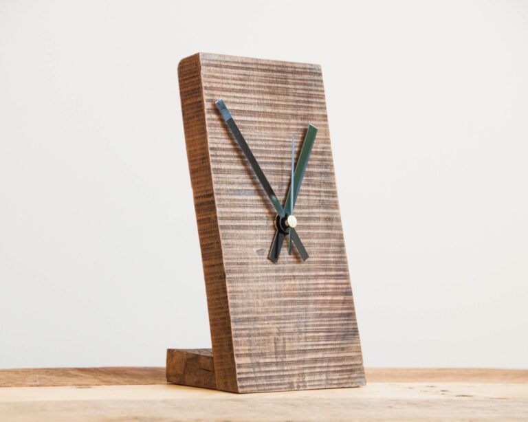 30 Unique and Creative Wooden Clock Design Ideas • Shilpidea.Com